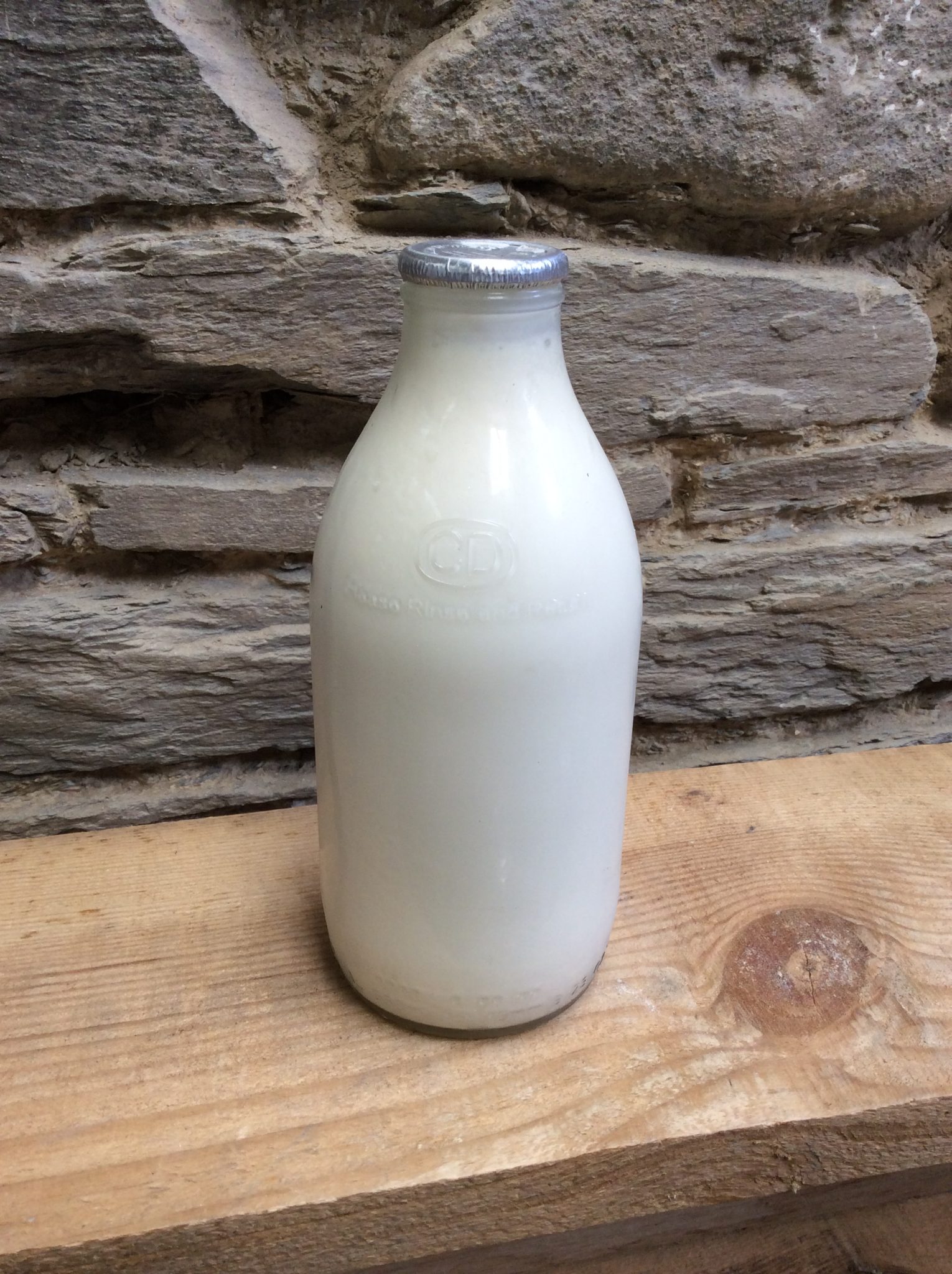 glass-bottle-welsh-full-fat-milk-1-pint-siop-y-pentre