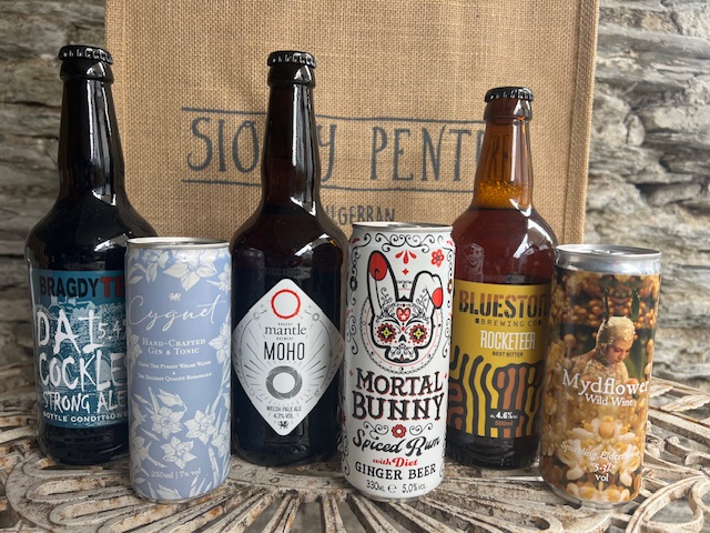 Cwrw a Can/ Beer and a Bevvy – Siop Y Pentre
